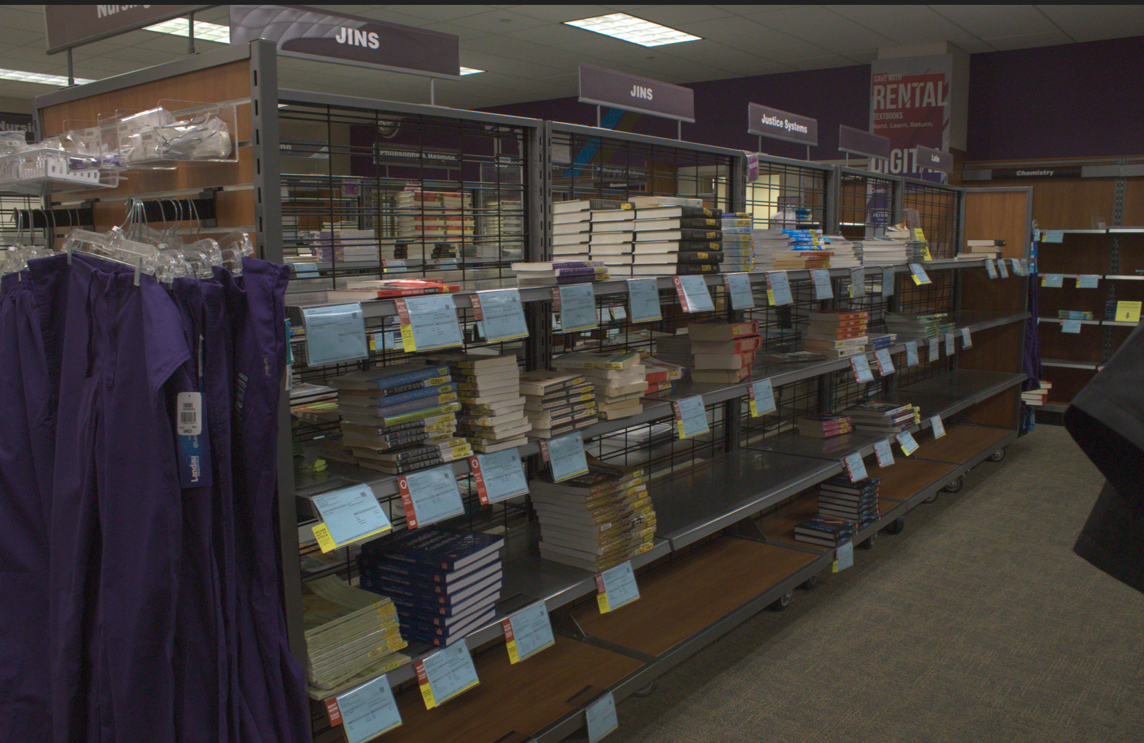 Truman bookstore signs contract with Barnes & Noble College – TMN